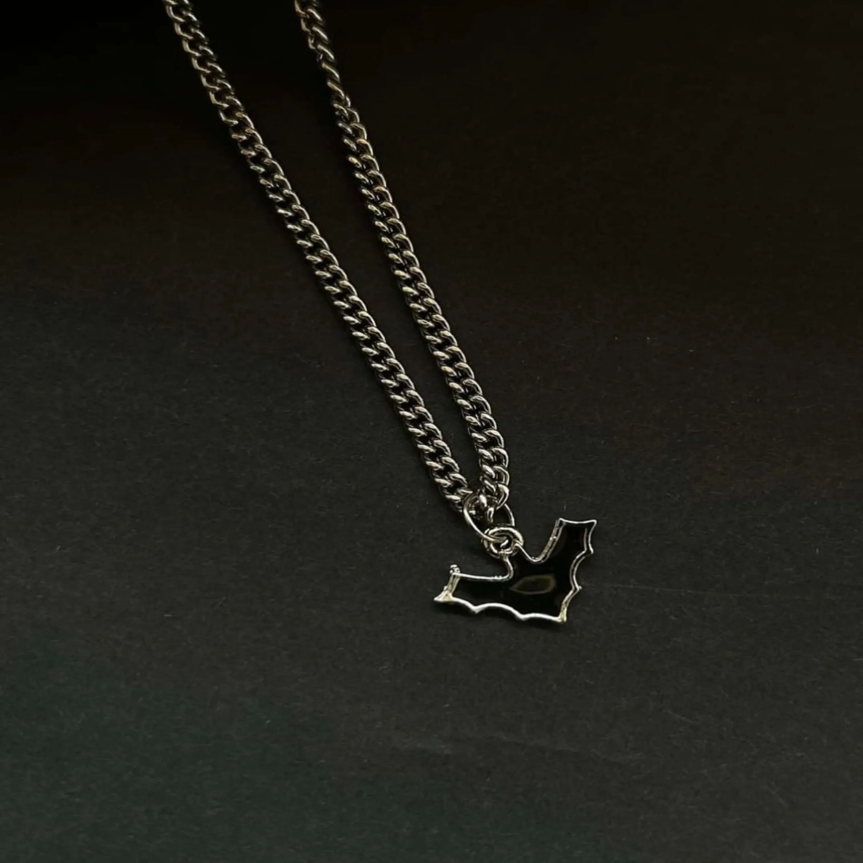 Black Batman Chain – Thecharmingcharms09